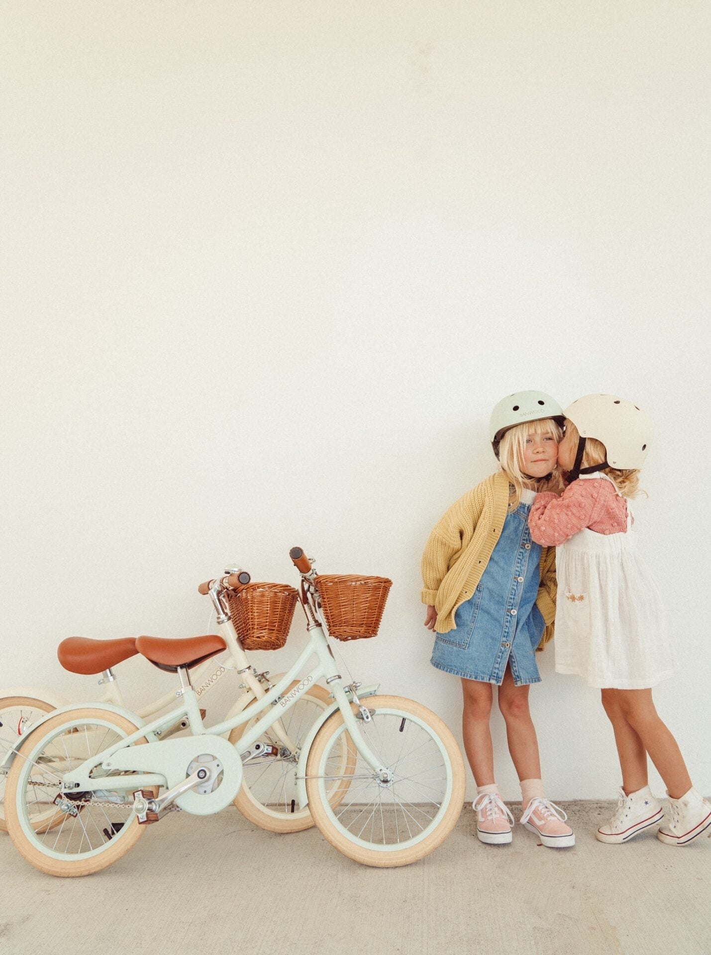 Banwood Bicycle 16 "With Pedals | Cream – De Gele Flamingo